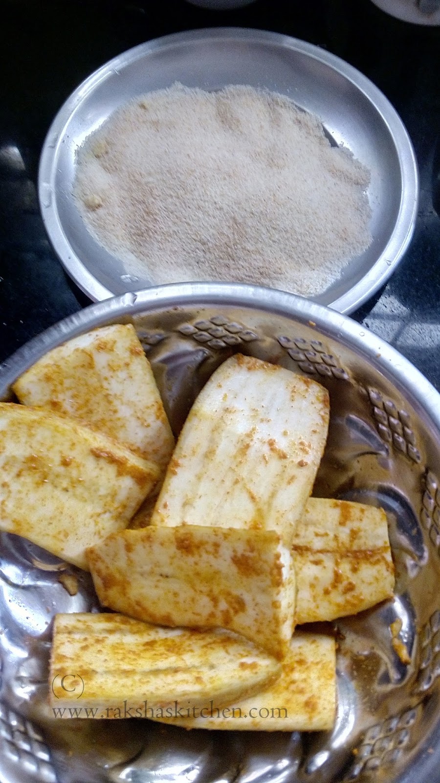 Rava Fried Plantain | Kelyachyo Fodi | Pan Fried Raw Banana - Raksha's ...