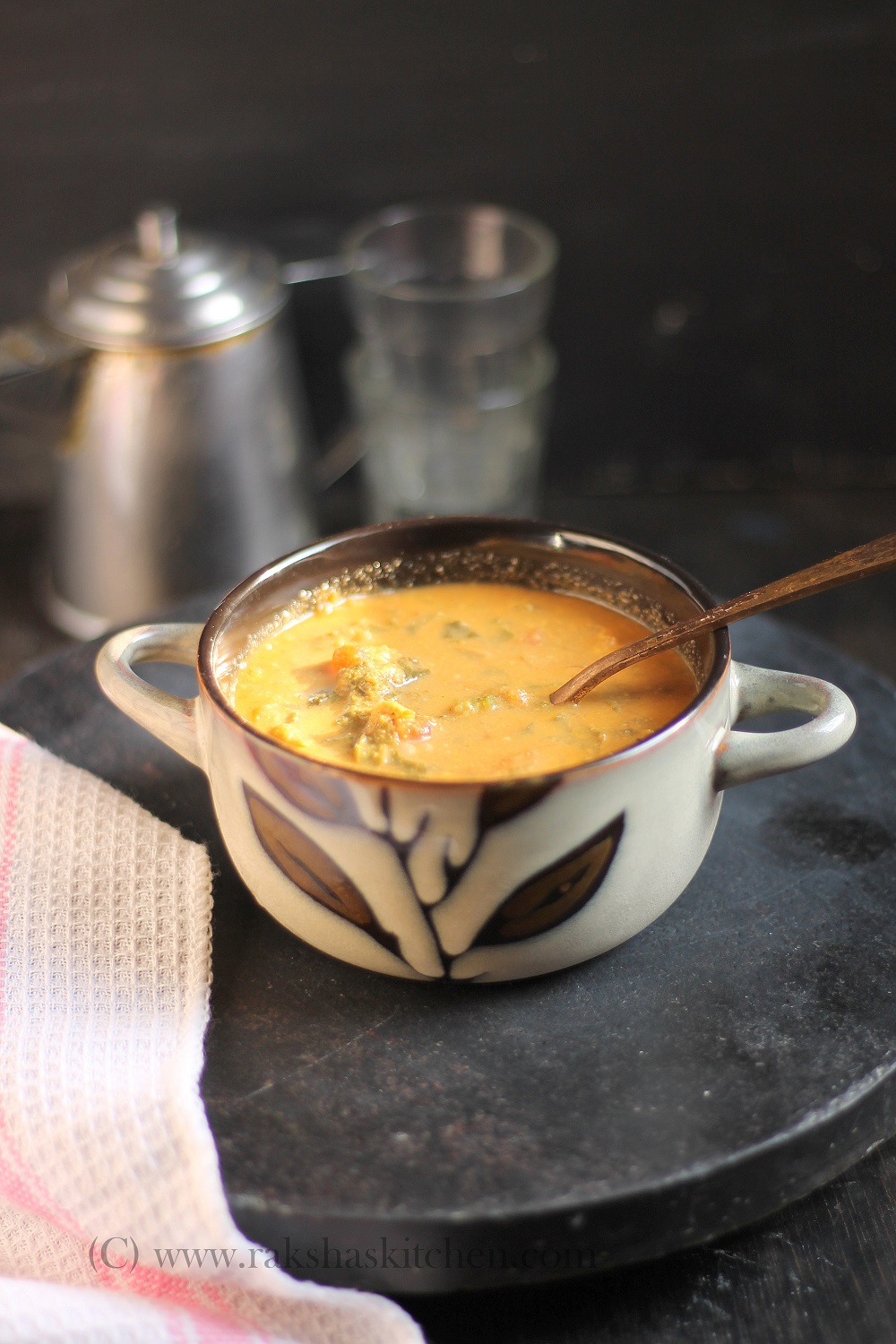 Valchya Bhajjiche Tonak | Malabar Spinach Curry - Raksha's Kitchen