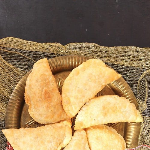 Goan Nevri | Gujia | Karanji - Raksha's Kitchen