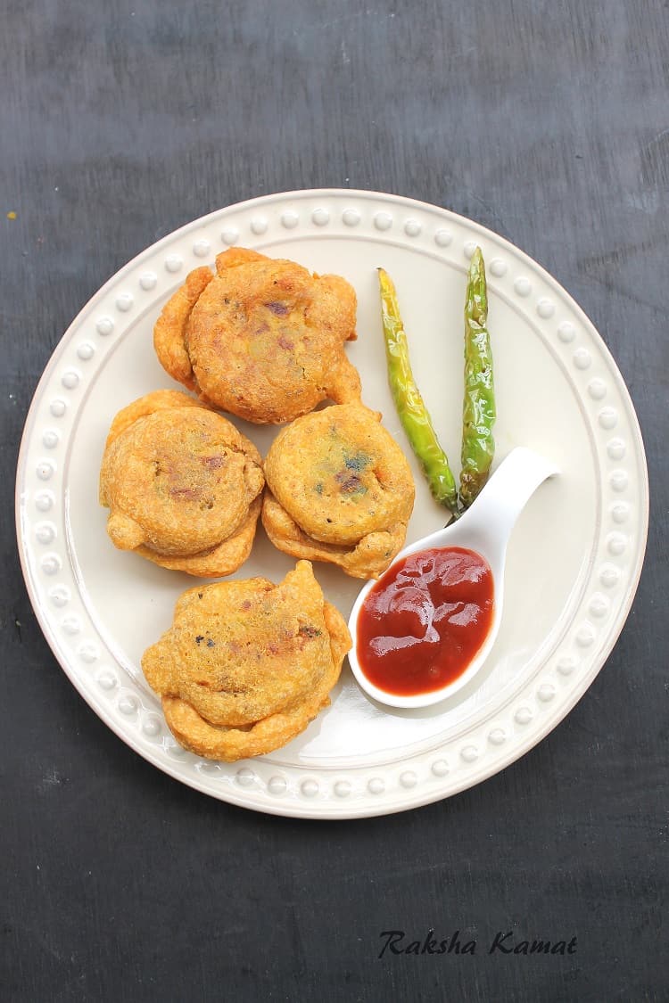 Bataat Wada | Potato Wada | Aloo Bonda - Raksha's Kitchen
