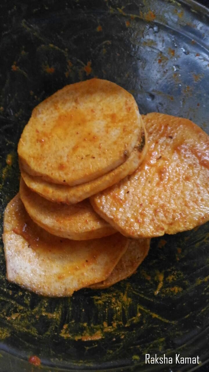 Madyechyo Fodi | Crispy Fried Taro Root - Raksha's Kitchen